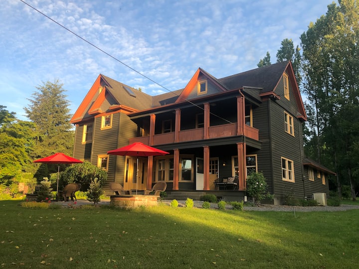 Historical Home, Near Wineries, Weddings & Shops - Everett, WA