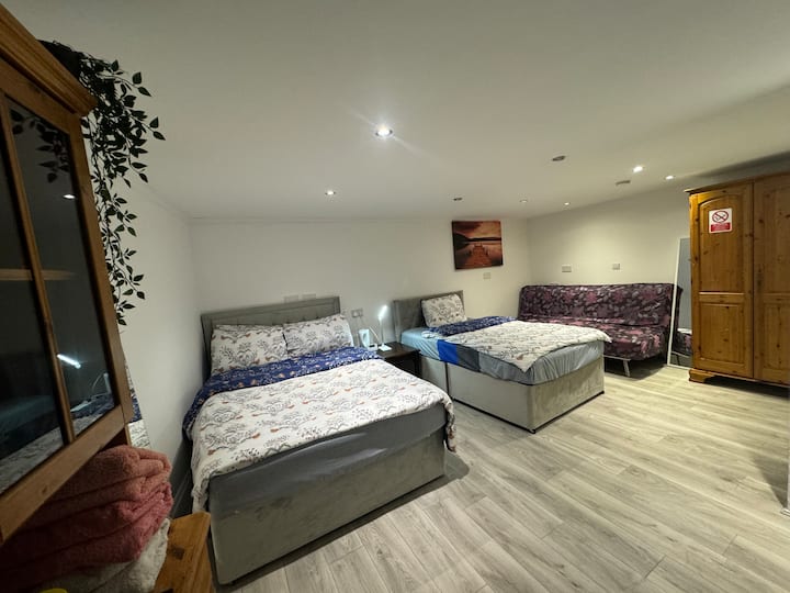 Heathrow Airport Stay - Free Parking-6 - Hayes