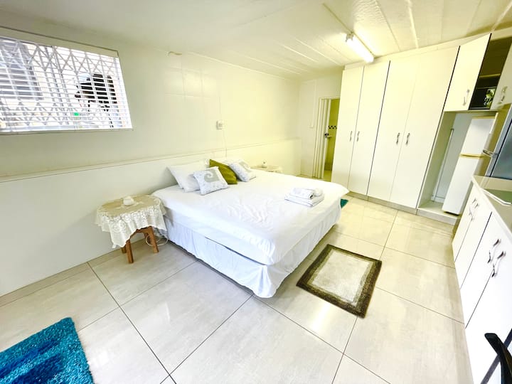 Spacious Private Room. - Amanzimtoti