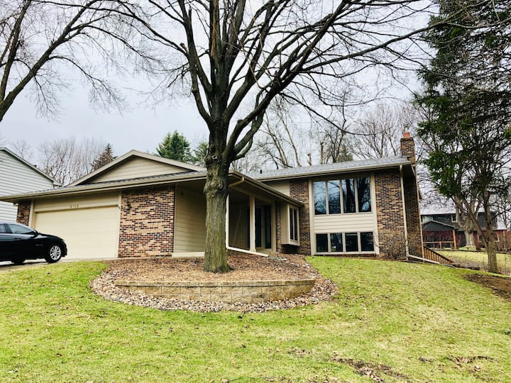 4 Bedroom Comfortable Home With Great Surroundings - Sioux Falls, SD