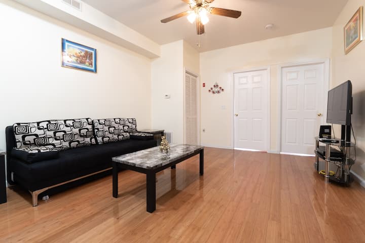 Perfect, Relaxing King Bed Suite W/ Fast Wifi - Weehawken, NJ