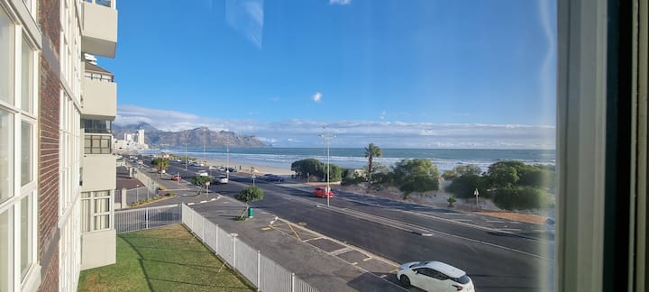 St Tropez 202 Seafront Apartment Strand - Somerset West