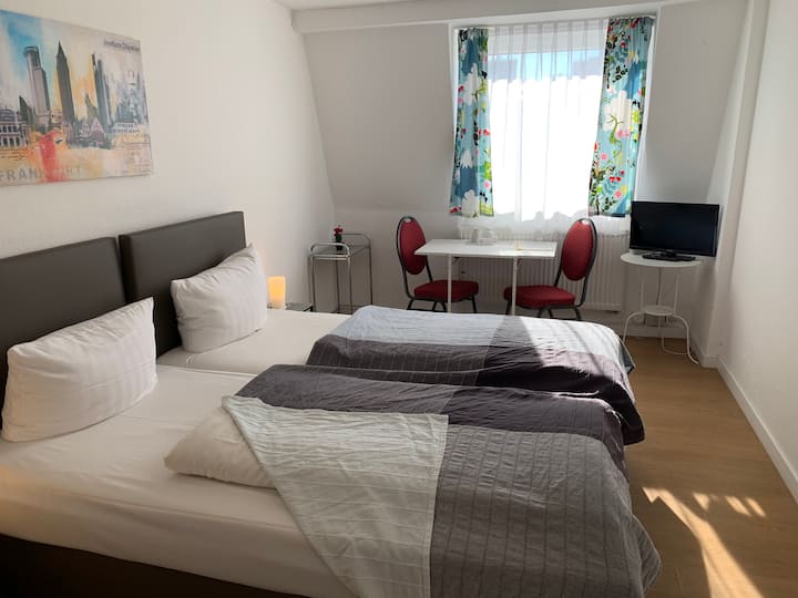 Twin Room With Shared Bathroom - Munich