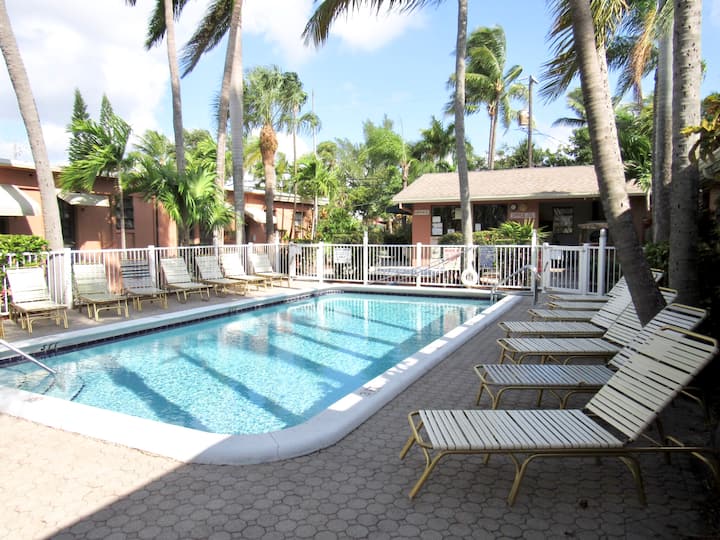 Apt#1. Charming Studio With Pool Near The Beach! - Hollywood, FL