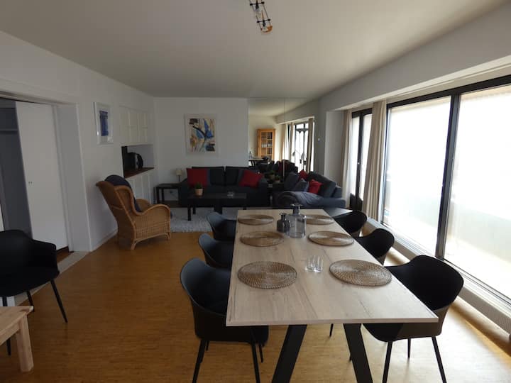 Appartement Oostende Smal Balkon Lateraal Zeezicht - Ostende