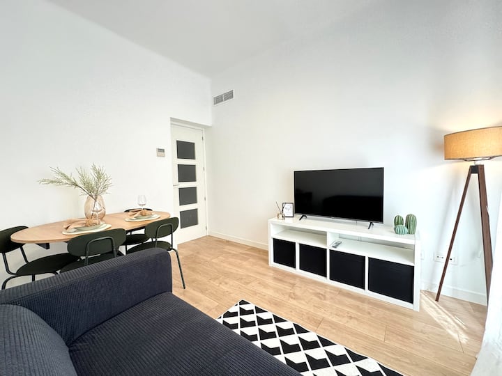 Lujoso Y Moderno Apartamento - Madrid