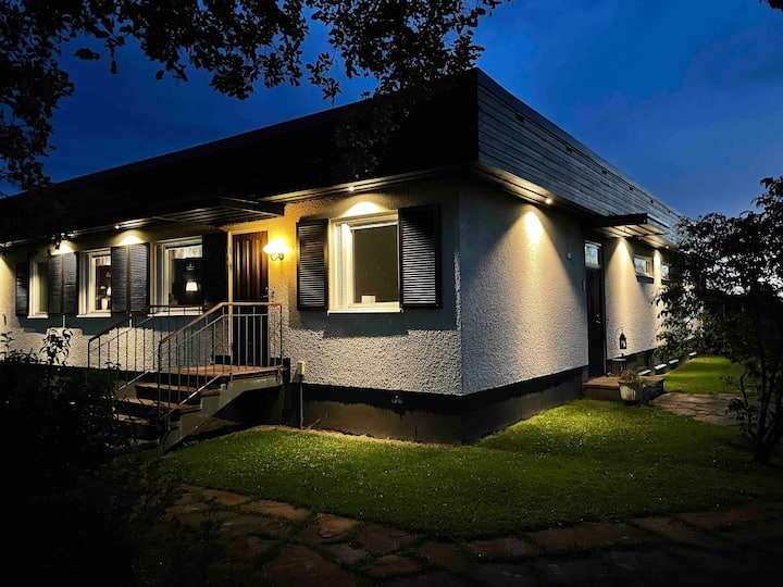 Stor Rymlig Villa I Mora-noret - Mora