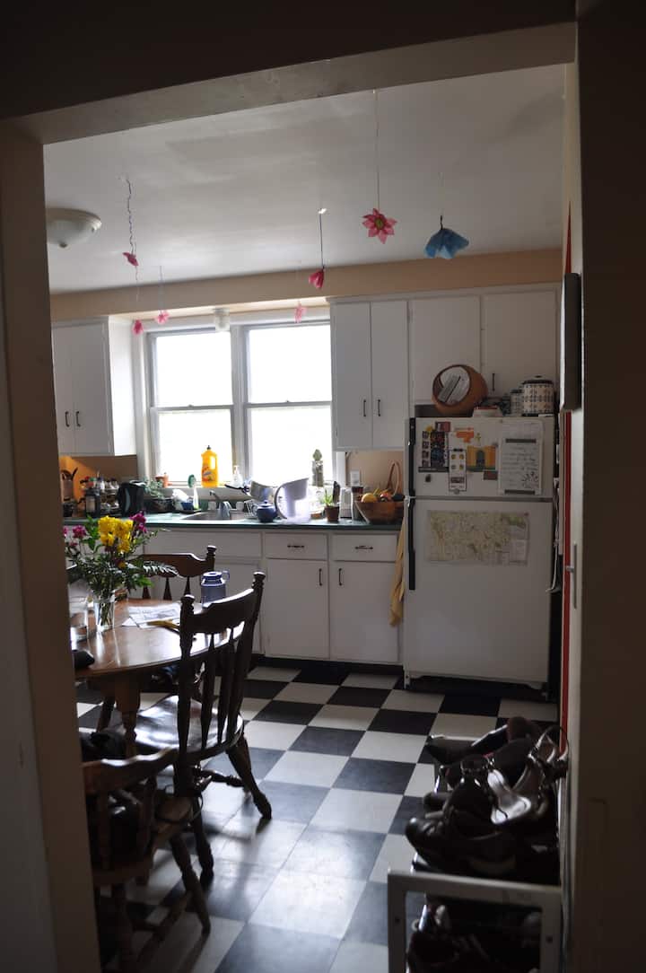 Blue Room At Willow Tree House. Amazing Location - Waterloo