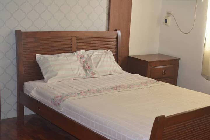 Big Townhouse In The Heart Of Pasay City - Aéroport Ninoy Aquino (MNL)