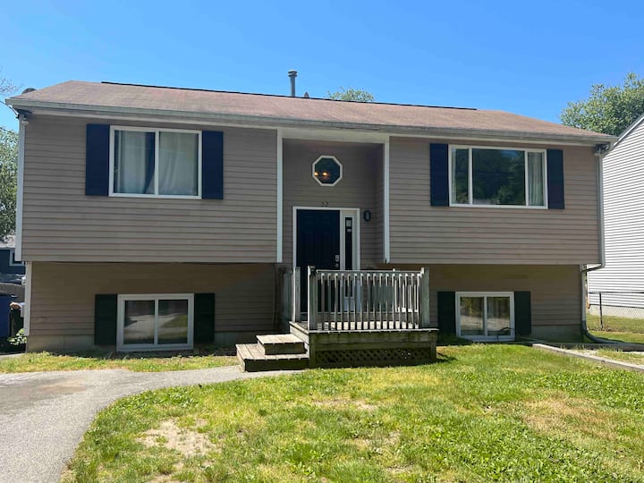 Home In Narragansett - Narragansett, RI