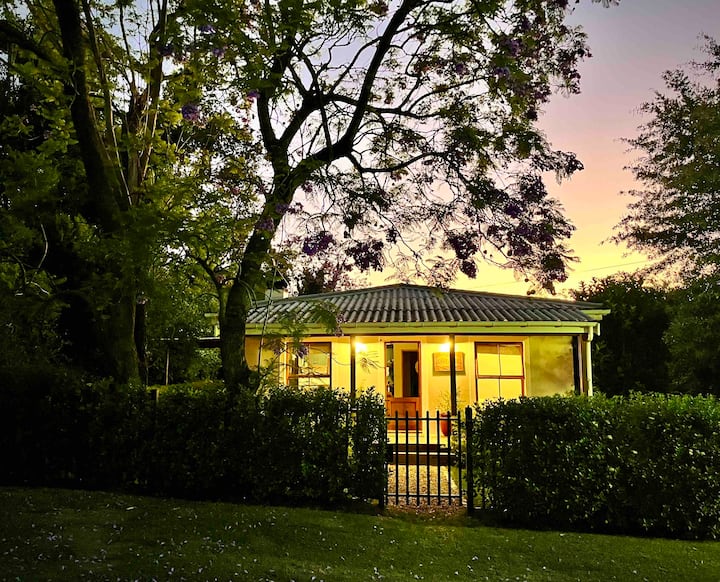 Exclusive Poolside Cottage In Prime Location - Swellendam