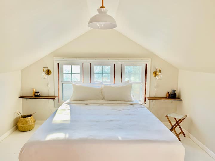 Handsome Craftsman Home In Heart Of Hawthorne - Portland, OR