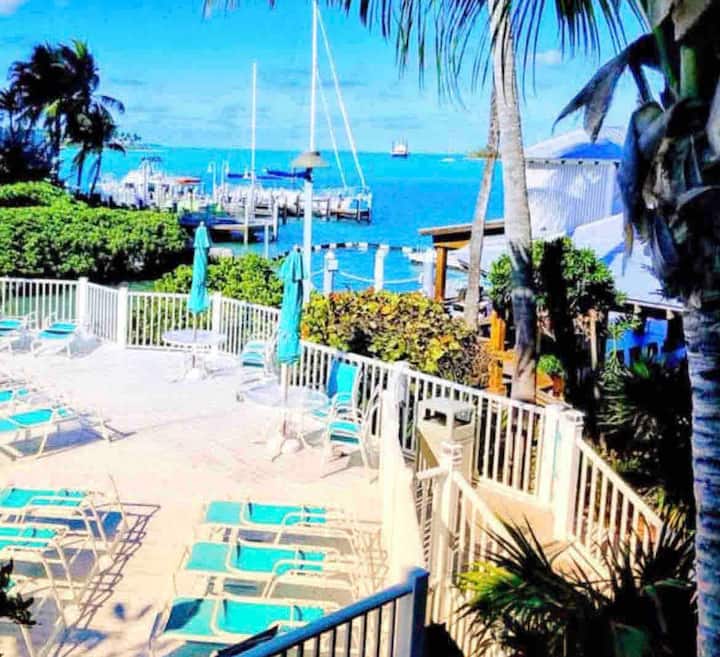 Seaport Summit-Beach-Pool-King-BBQ-HotTub-RoofDeck - Condominiums for ...
