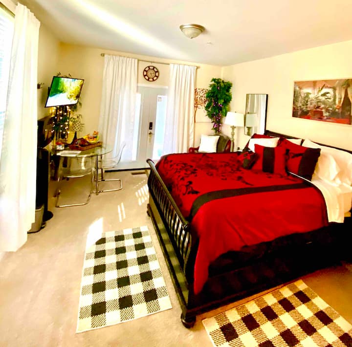 Idyllic Woodsy Retreat Near Washington, Dc - Clinton, MD