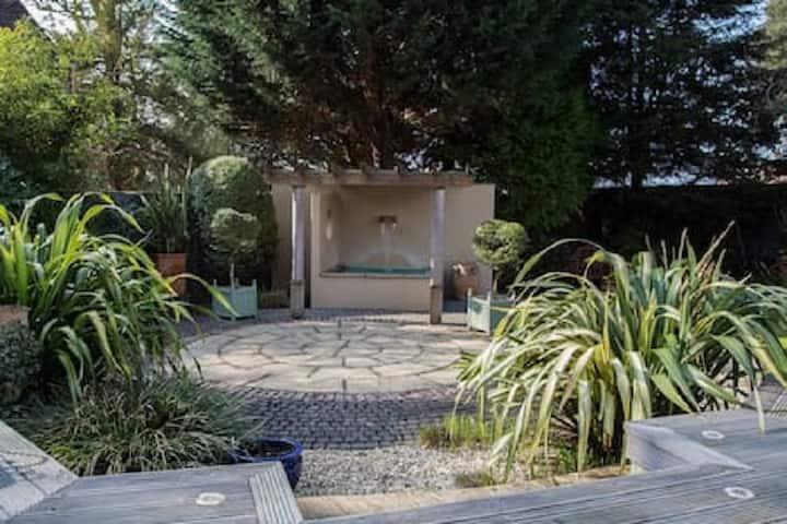The Garden Suite - New Milton