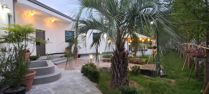 남해 In Domari는 2022년8월에 완공된 산과 바다를 품에 안은 독채풀빌라입니다 - 남해읍