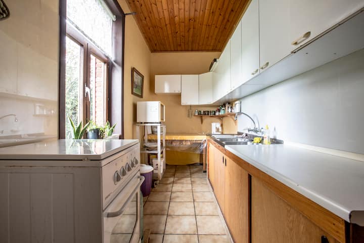 Bâtiments De Ferme à La Campagne. Logement Partagé - Ypres