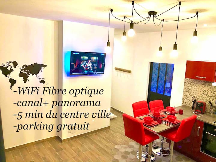 Le Led Room,centre Ville Place De Parking Gratuite - Sens