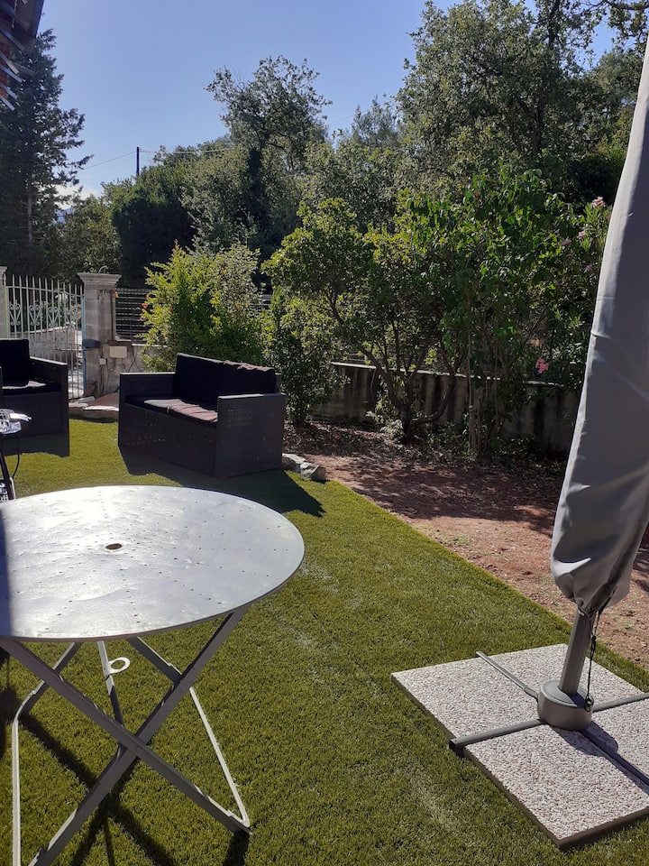 Pignans 83790 : T2 Indépendant Chez L'habitant - Pierrefeu-du-Var