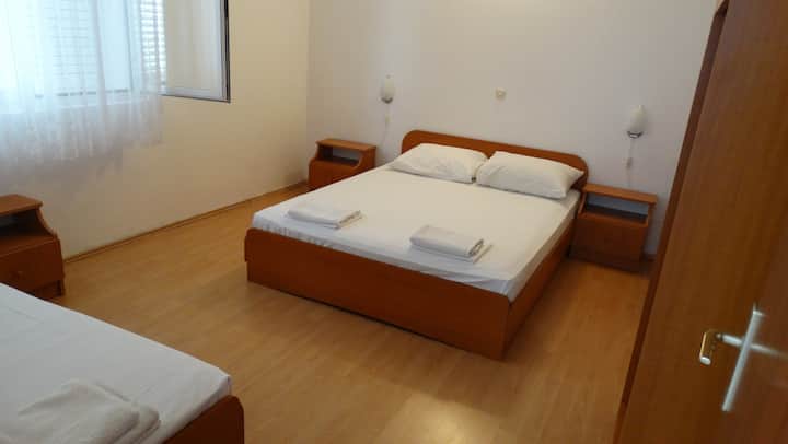 One-bedroom Apartment With Balcony (4 Adults) - Trpanj