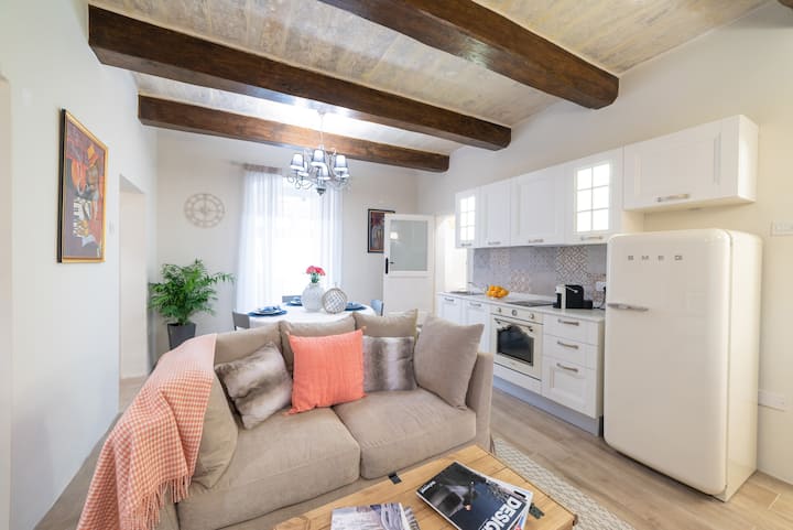 Tal-garru, 130 Strait Street - La Valette