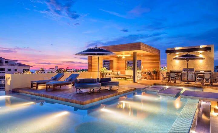 Beautiful Pavilion Corner Condo With Huge Balcony - Puerto Vallarta