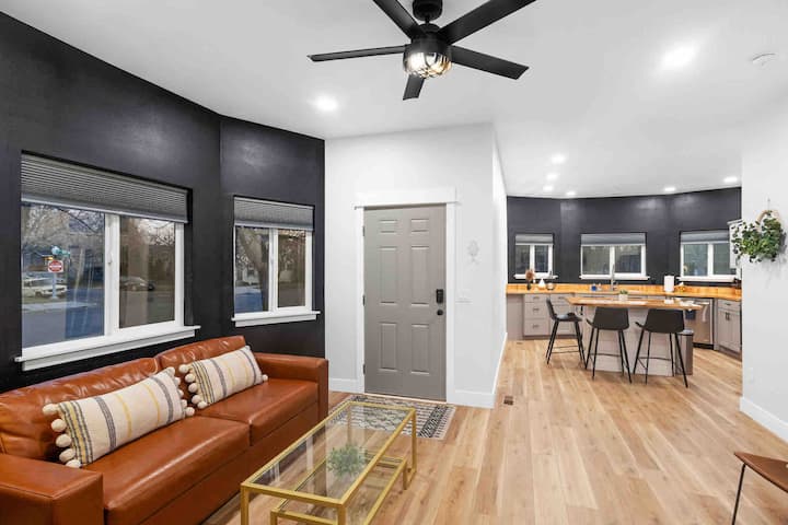 Beautifully Remodeled 100 Year Old Home Near Dt - Oasis, Billings