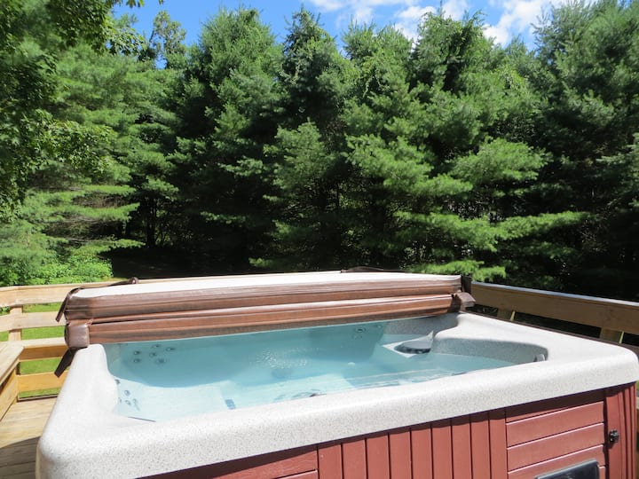 K-lodge North Conway 9 Bedroom, 4.5 Bath & Hot Tub - North Conway, NH
