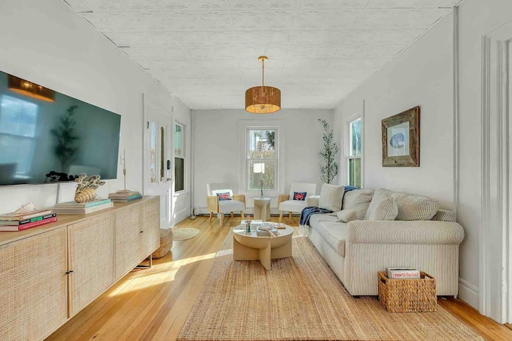 The Lucky Oyster Est 1886 | 3bd/2ba, Walk To Town - Greenport, NY