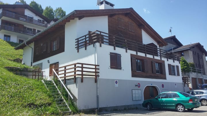 Spacious Apartment Directly In Skiing Area - Obersaxen