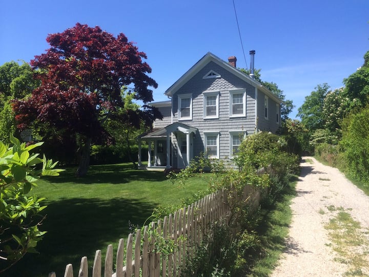 19th C Farmhouse 1 Block To Ocean! - Amagansett, NY