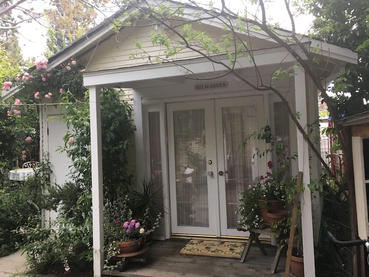 Charming Garden Cottage - Palo Alto, CA