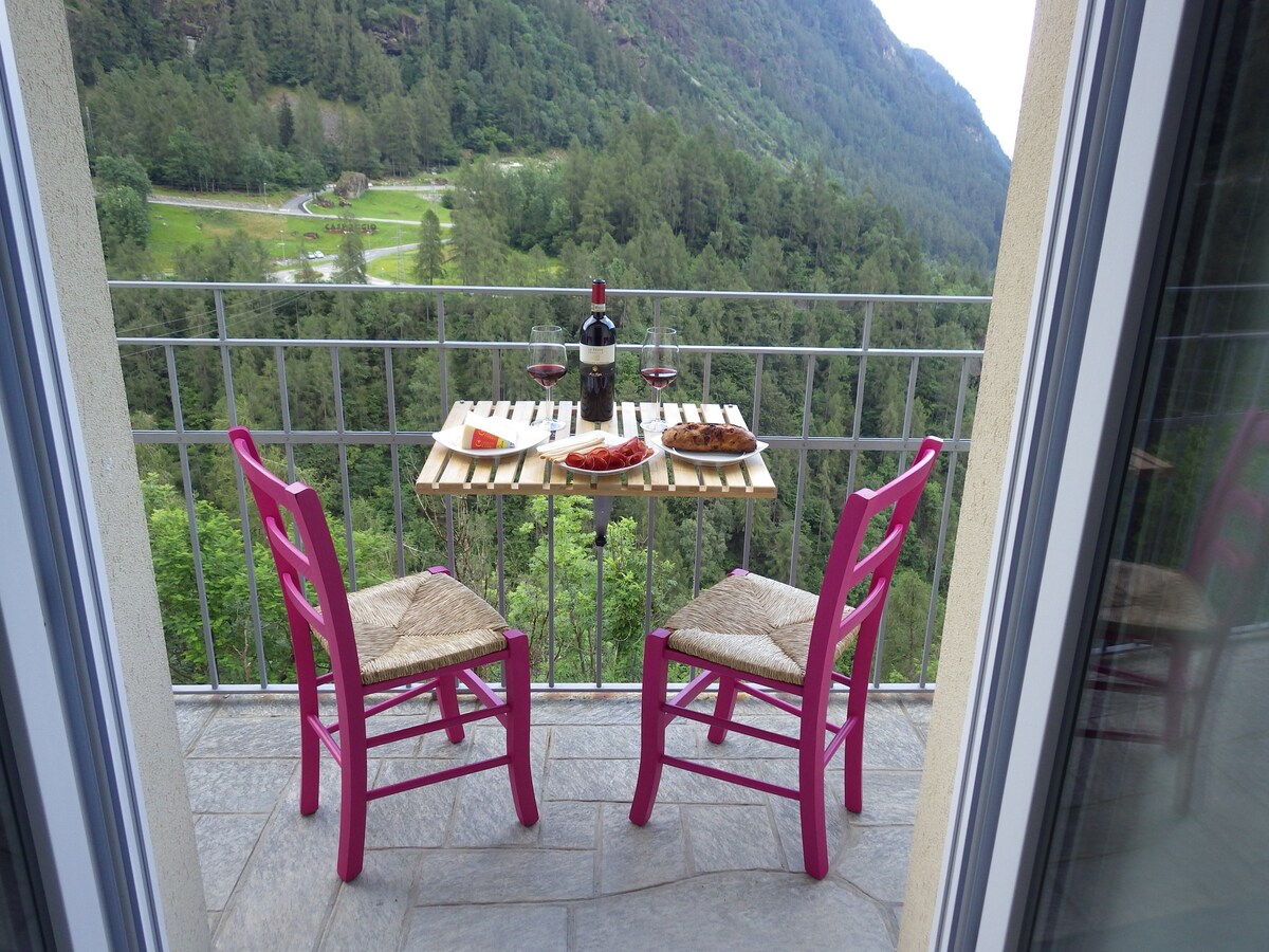 "AltaValle Pink" atemberaubende Aussicht auf Chiesa V.co - Wohnungen ...