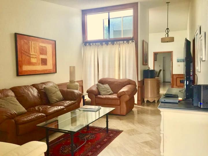 Cozy 2/2 Condo In Brownsville Country Club - Brownsville, TX