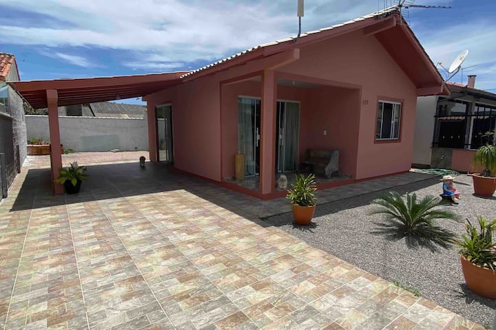Casa Aconchegante Com Piscina – Praia De Palmas/sc - Governador Celso Ramos