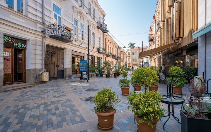 Apartment Near The Flower Market - Tbilisi