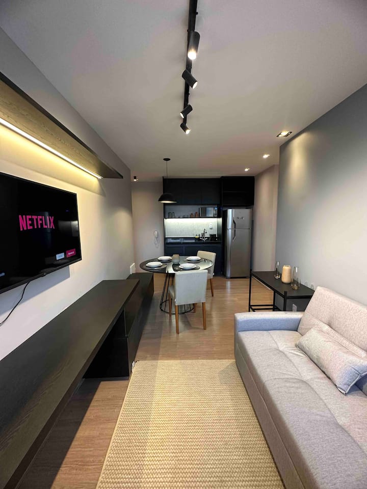 101 J Elegance Centro Sp + Brás + 25 - São Paulo