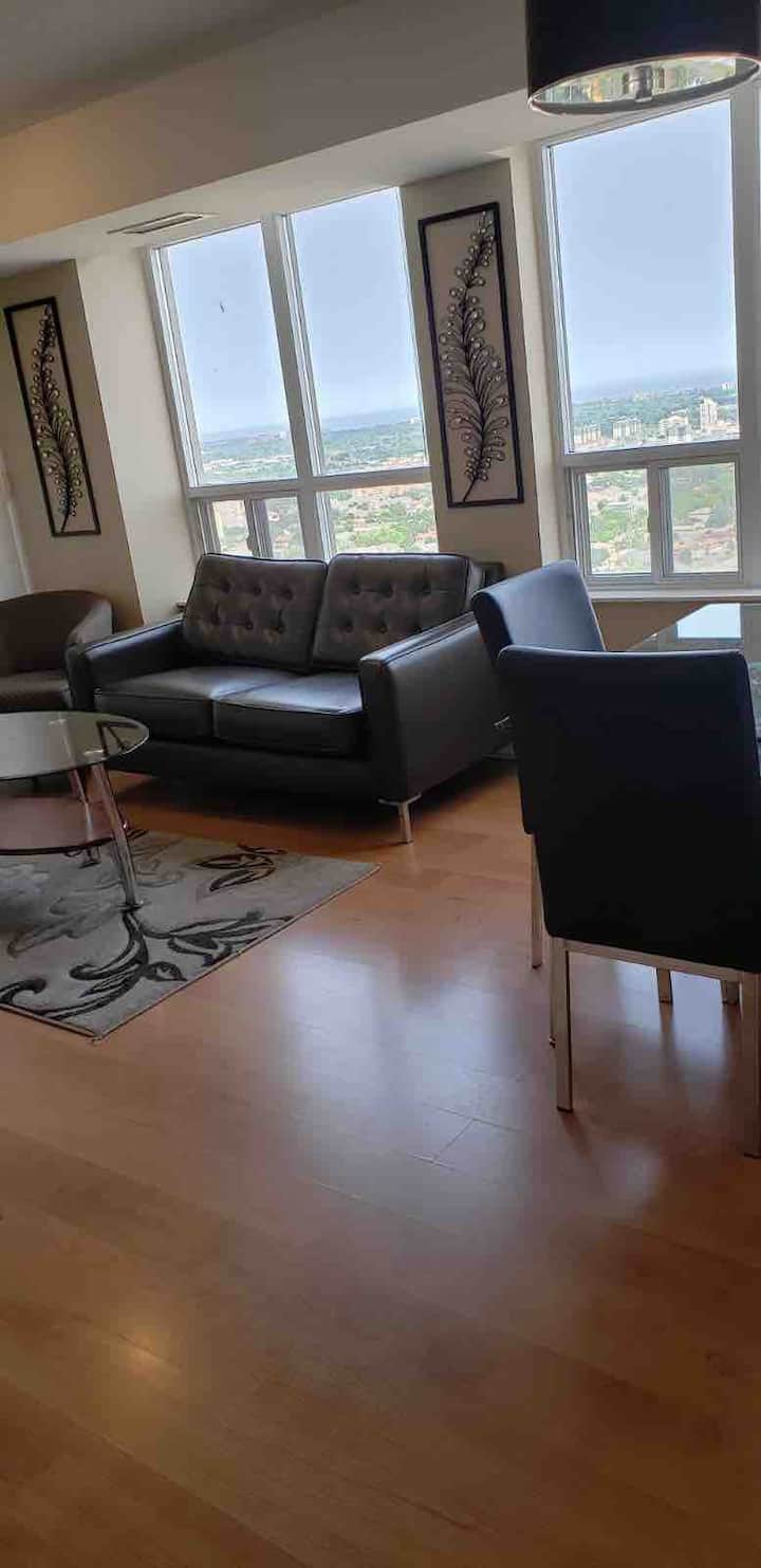 Furnished 2 Bedrooms & 1 Washroom Sq1 Mississauga - 미시소거