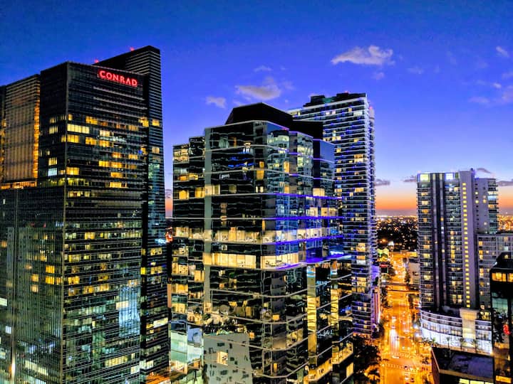Fully Featured Apartment In Brickell With Parking - Miami