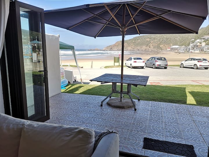 Seales Inn - Right On The Beach!!! - Herolds Bay