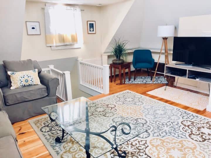 Stylish One Bedroom Kingsize Suite - 