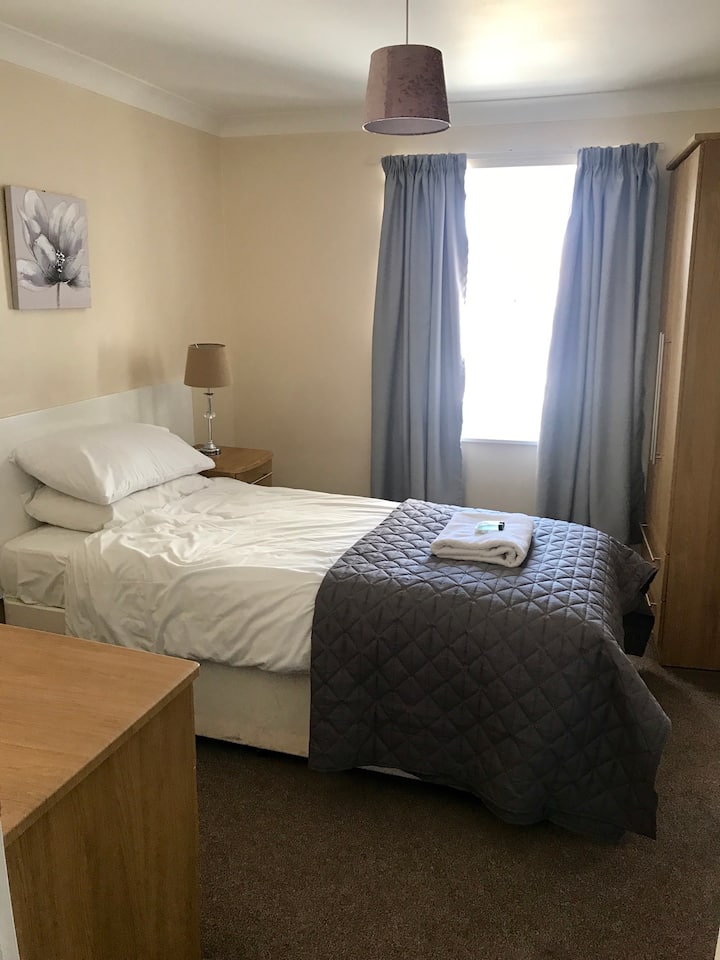 Large, Comfortable Family Suite (2 Rooms) - Castle Douglas