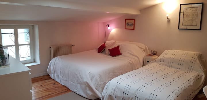 Etage Privatisé 30m Douillet. Quartier Historique. - Clermont-Ferrand