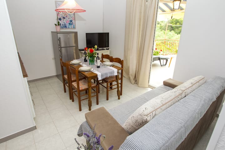 Cozy Apartment In Pakoštane - Biograd na Moru
