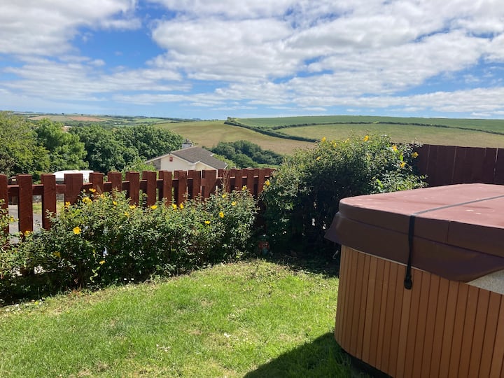 Newquay Home- Close To Beach, Lake, With Hot Tub - コーンウォール