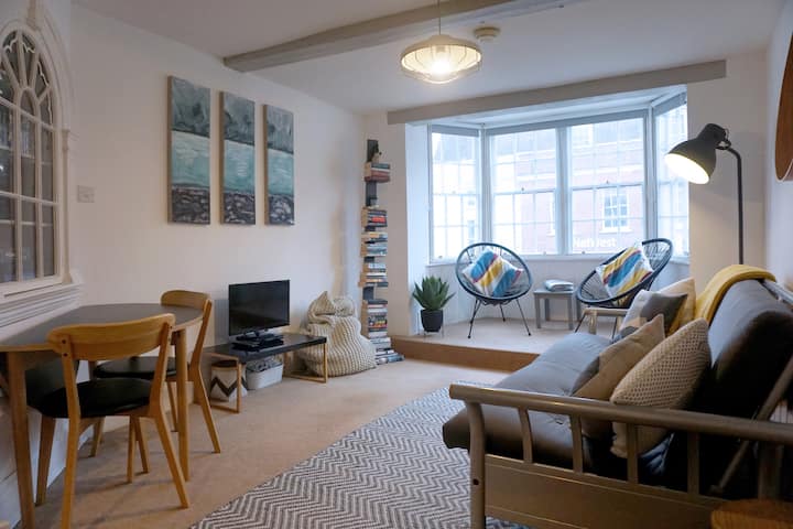 Character Flat With King Bed / Parking / Views - Lymington