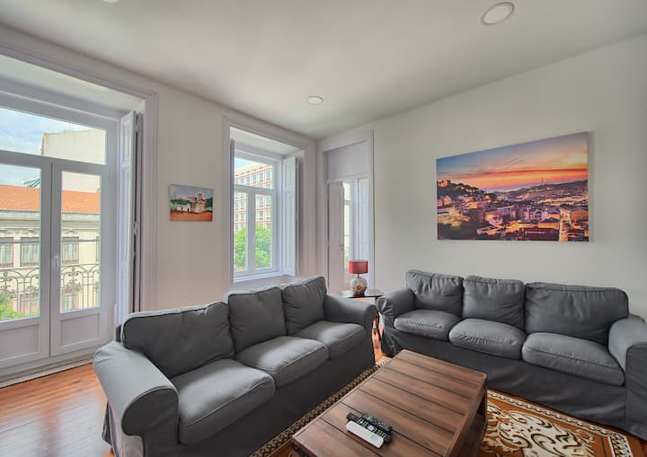 Lisbon Comfy Apartment - Metro At The Door - Almada