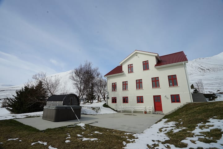 Karlsá Lodge - Islande