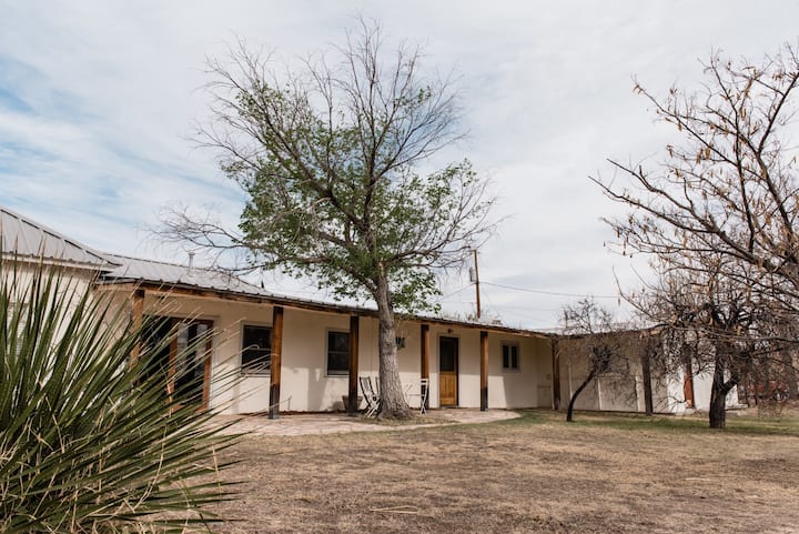 Relaxing And Spacious Adobe Home - Marfa