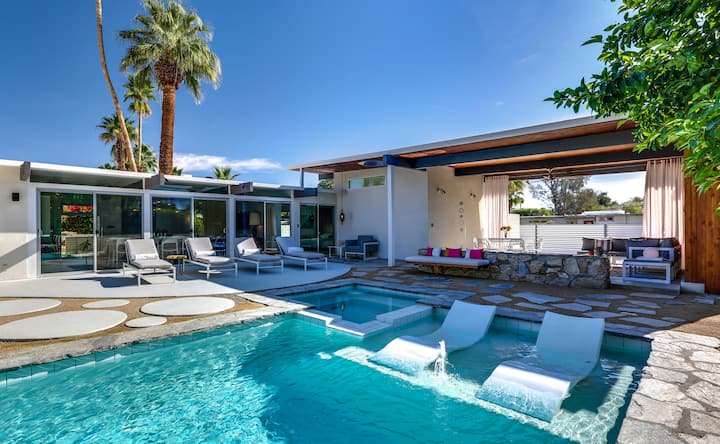 Mid-century Marvelous House - 